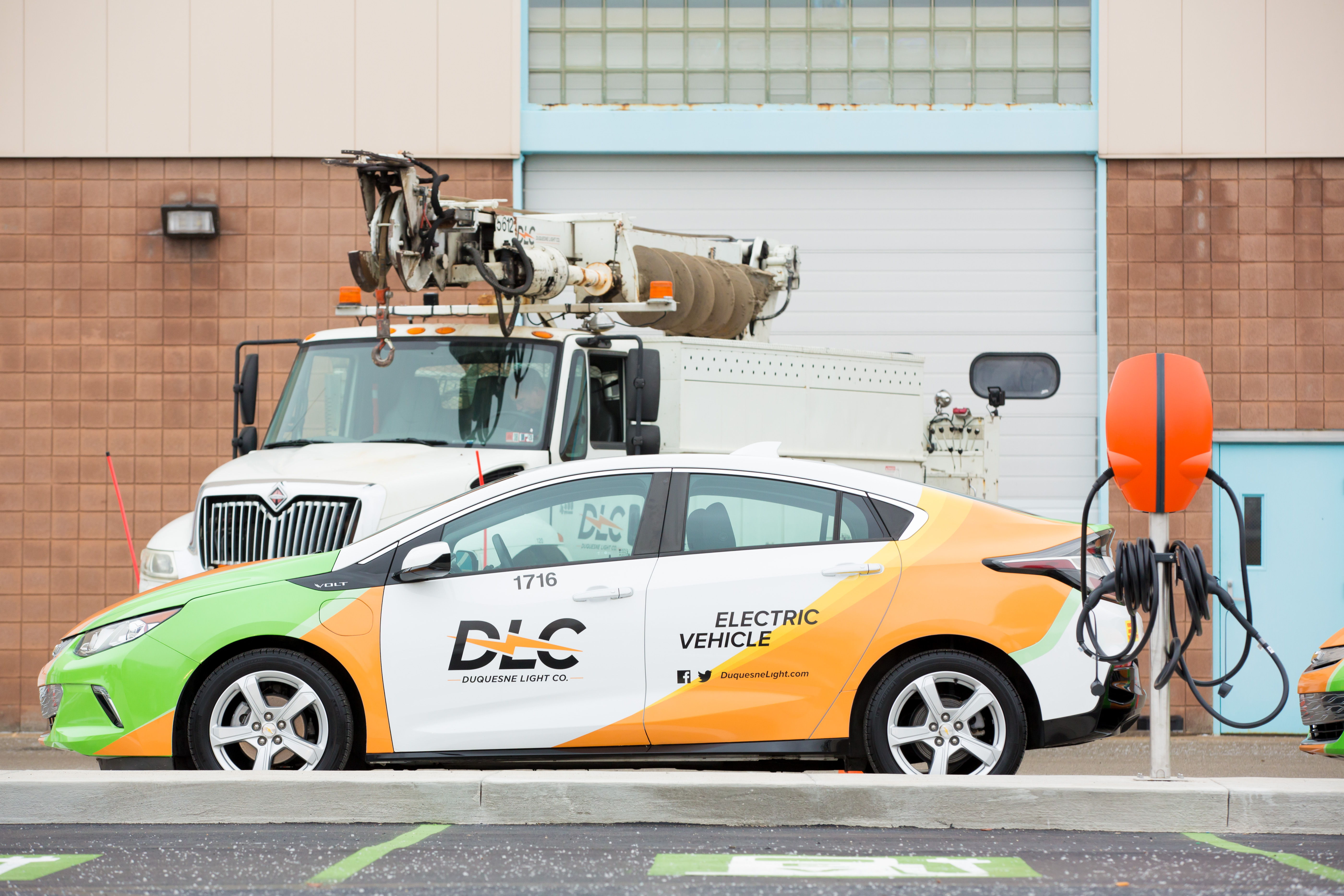 Public electric car companies store